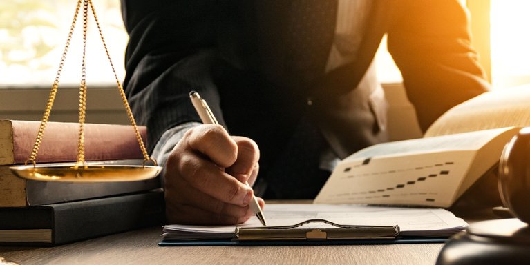 Grado en Derecho Online | Universidad Europea