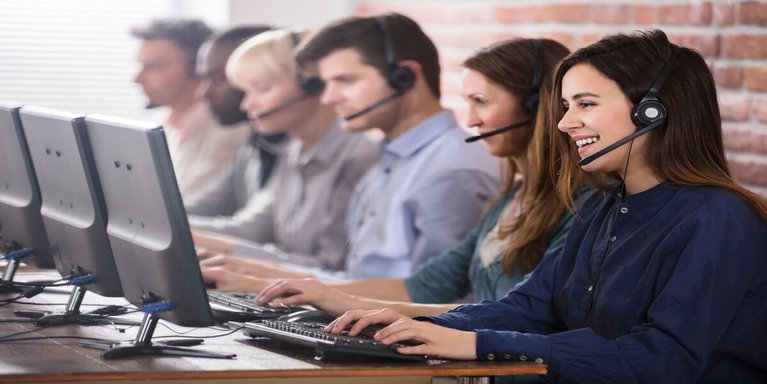 ¿Cómo se organiza un call center? | Blog UE