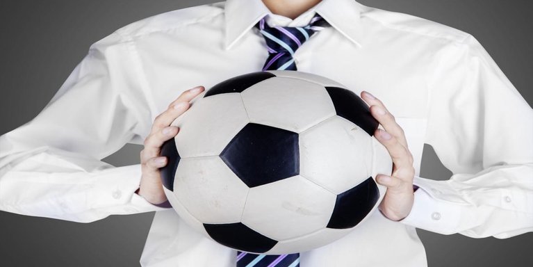 How to become a football scout | Universidad Europea Blog