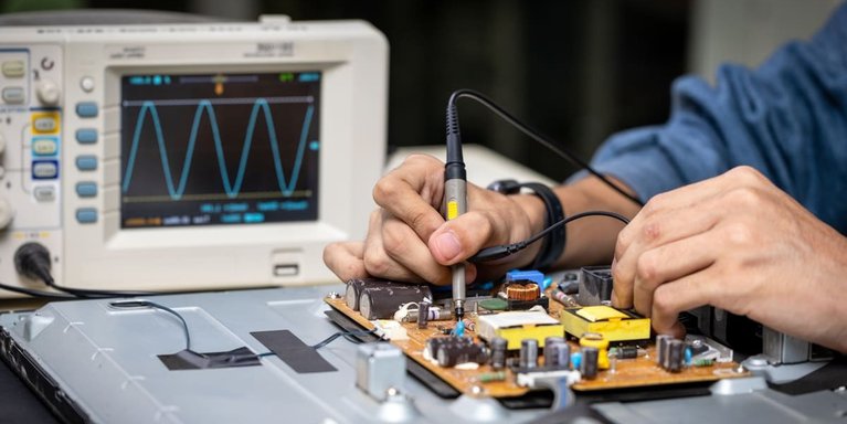 ¿Qué hace un ingeniero electrónico? | Blog UE