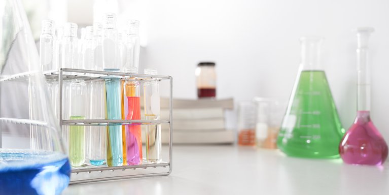 Materiales de laboratorio: tipos y funciones | Blog UE