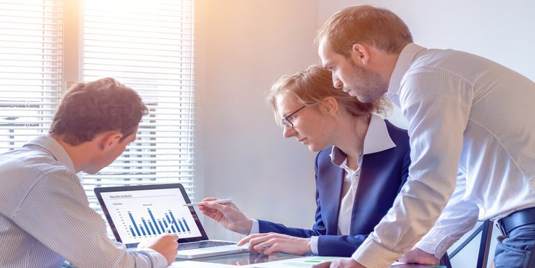 What do operations managers do | Universidad Europea Blog