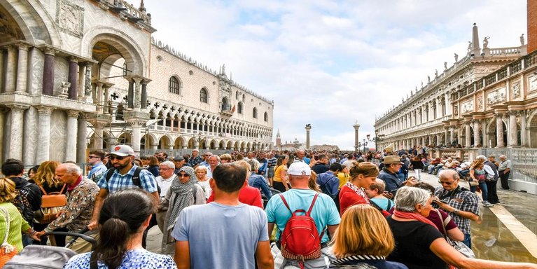 What is overtourism? | Universidad Europea Blog