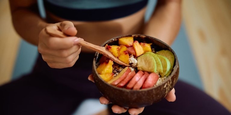 ¿Qué comer antes de entrenar? Claves de la comida pre-entreno