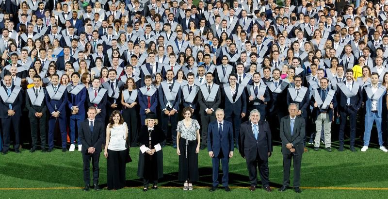 Florentino P rez Preside El Acto De Graduaci n De Las Tres ltimas