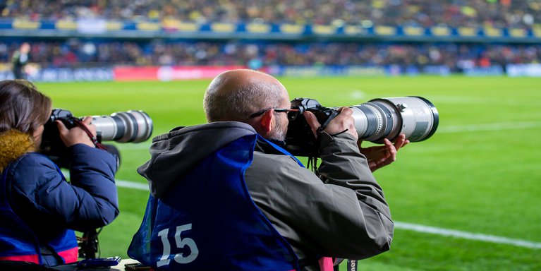 How to Be a Sports Photographer | Blog UE
